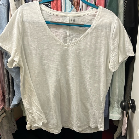 GAP | Tops | Gap White Easy T | Poshmark
